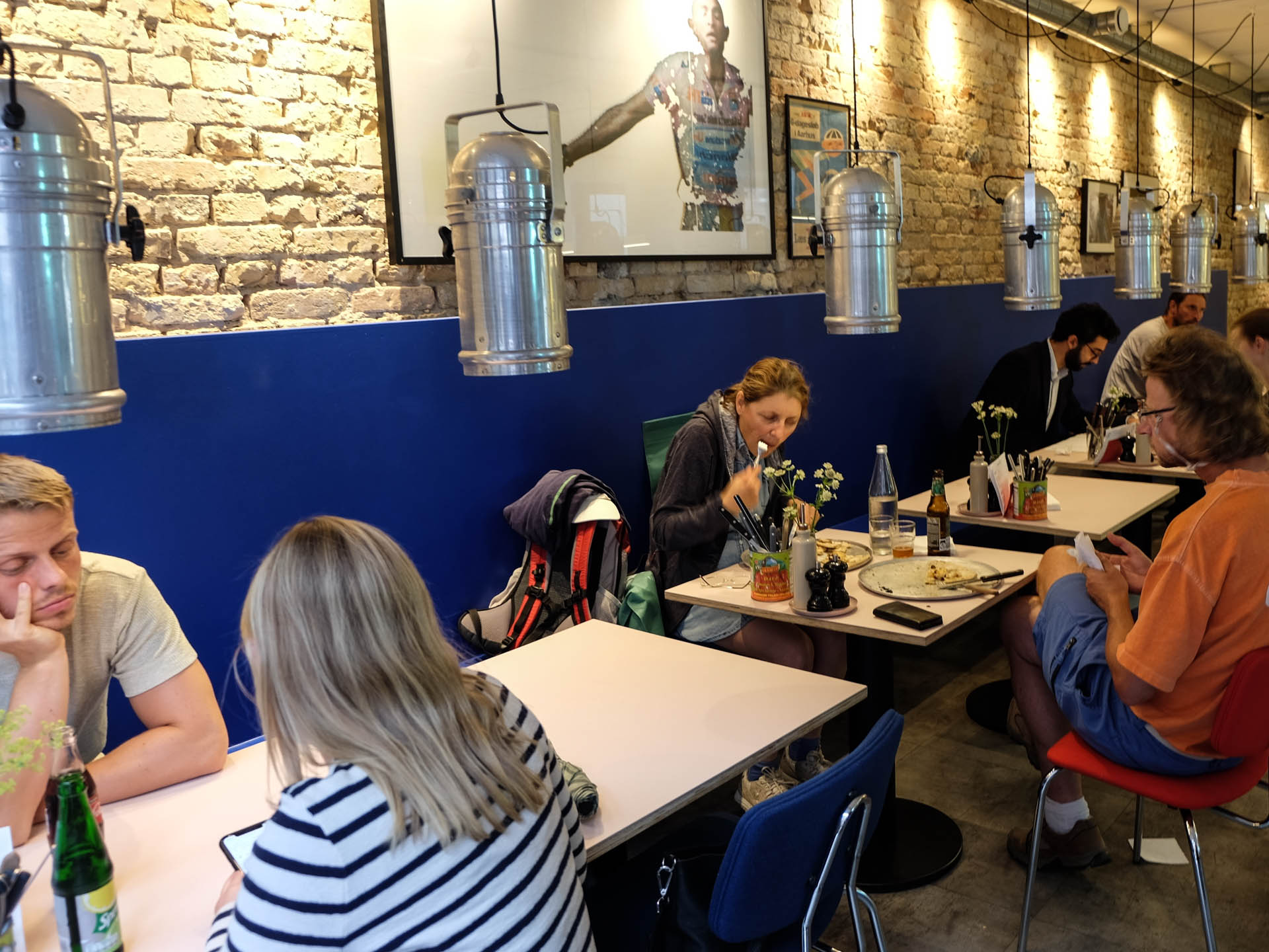 Il Locale - New Yorker style italienske pizzaer på surdejsbund