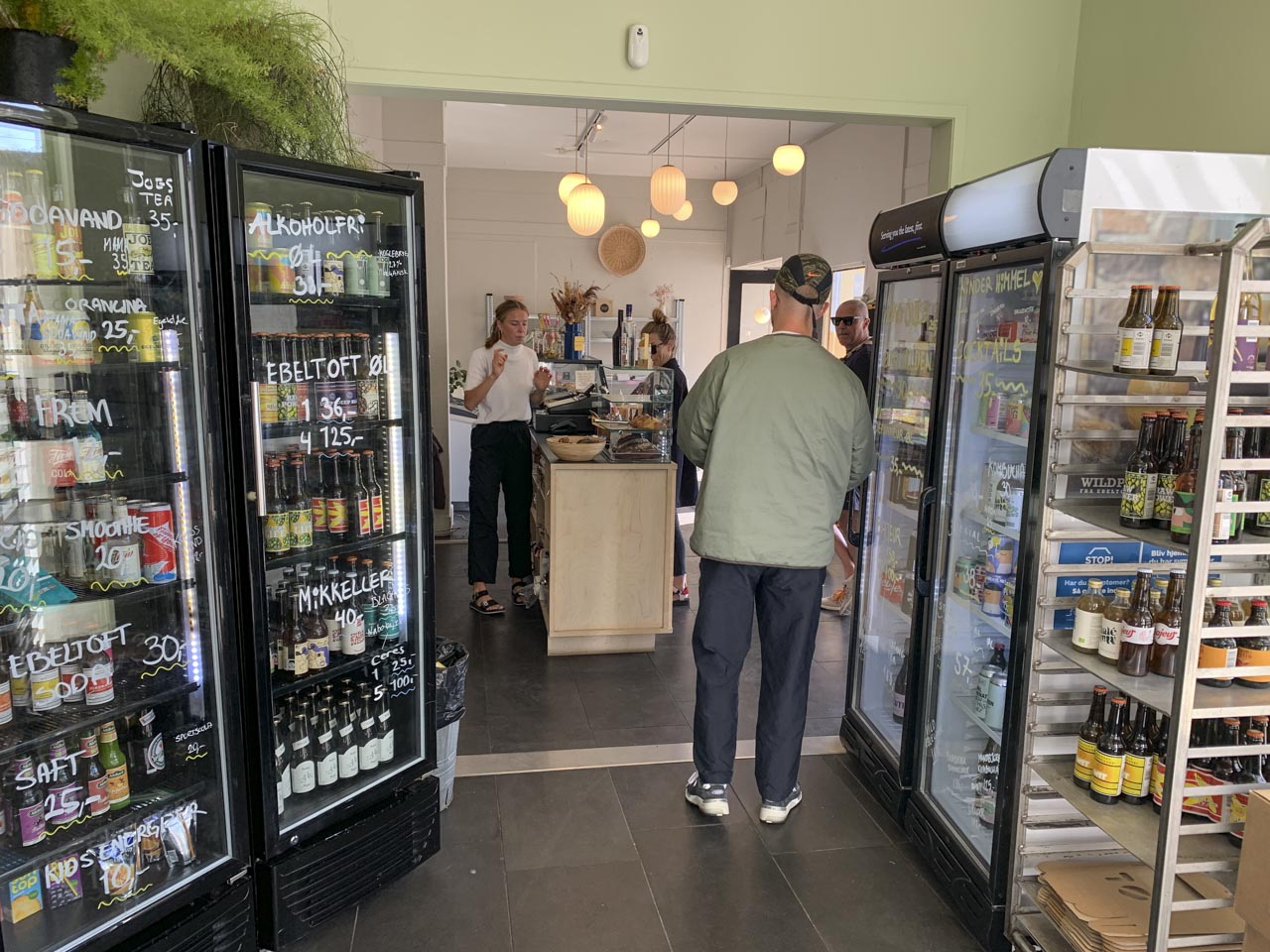 Nabo Kiosk - kaffebar, spisested, kiosk og bottleshop på Ingerslevs