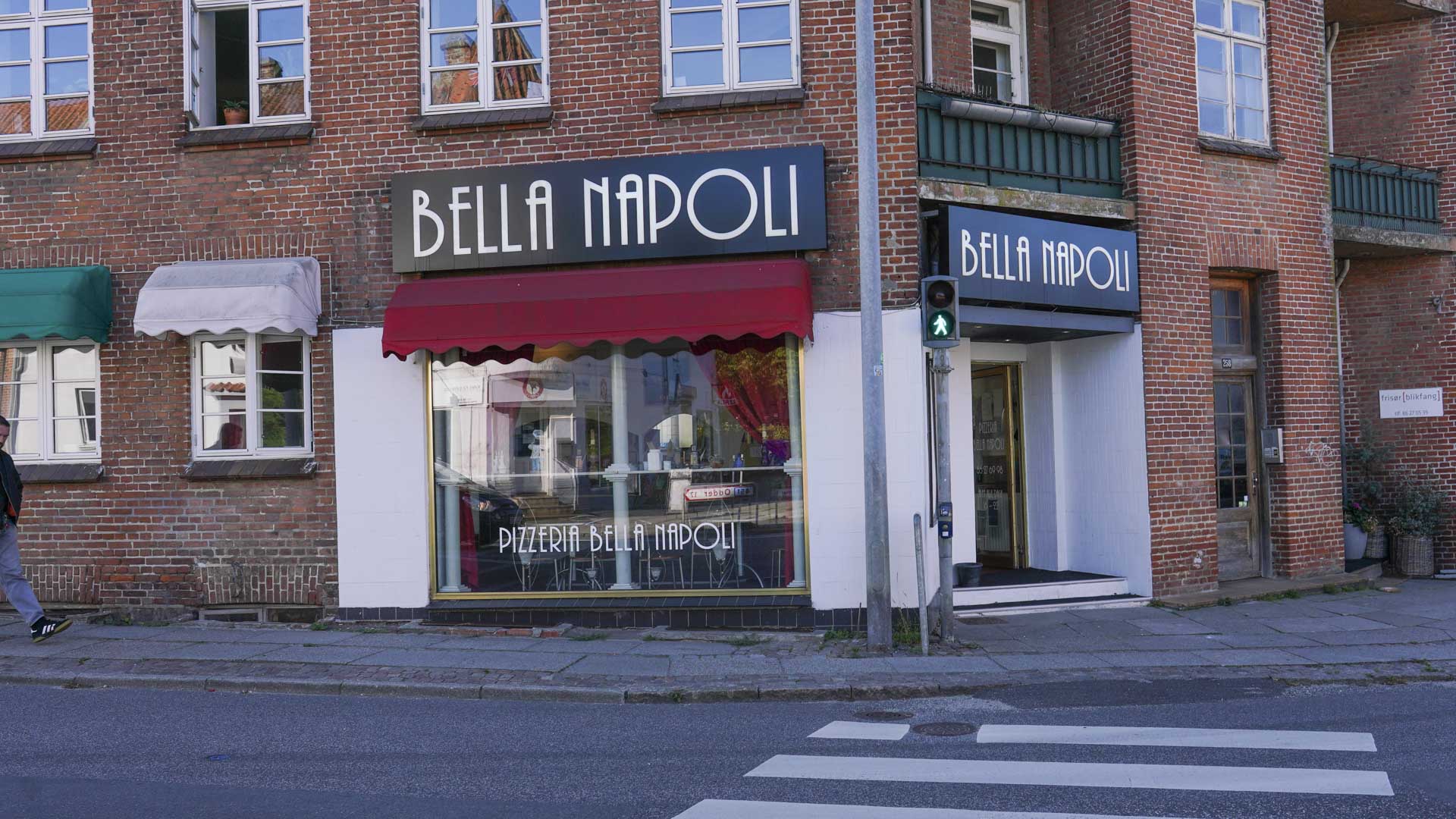 Bella Napoli i Højbjerg - pizzaer, pasta, ruller og insalata